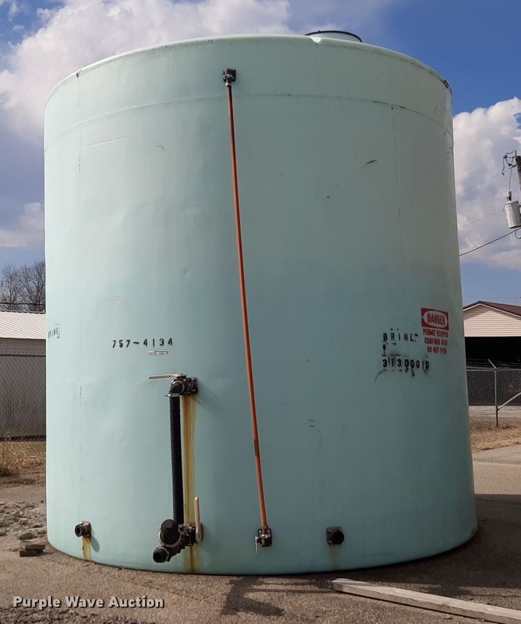 Salt brine poly storage tank in Sedan, KS | Item DV9889 sold | Purple Wave