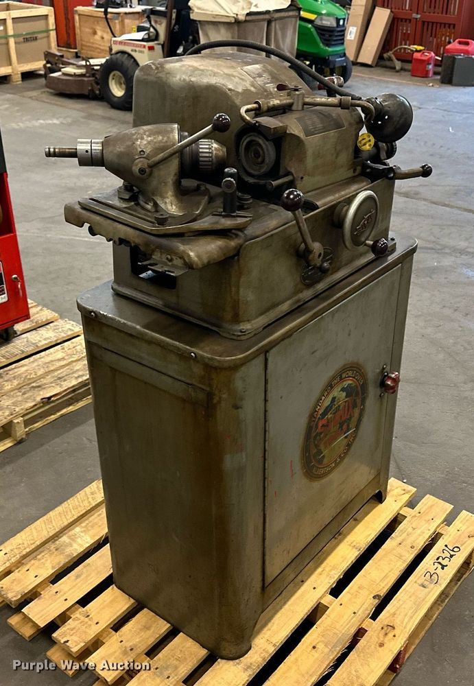 Sioux 645L valve face grinder in Norton, KS | Item NJ9305 sold | Purple ...