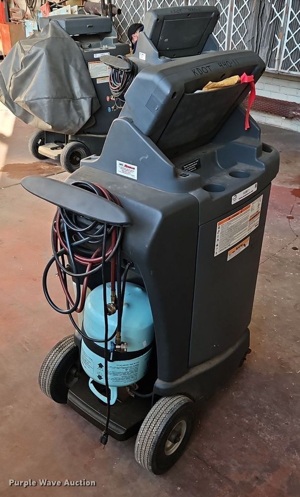 Robinair Cooltech 34788 refrigerant recovery recycling machine in ...