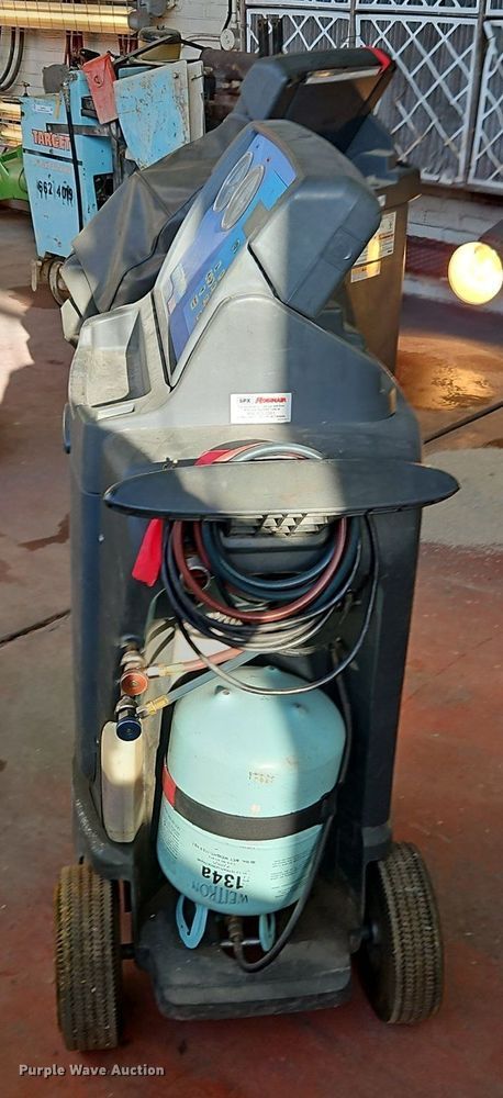 Robinair Cooltech 34788 refrigerant recovery recycling machine in ...