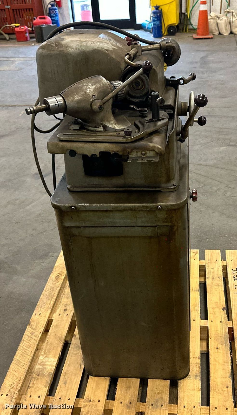 Sioux 645L valve face grinder in Norton, KS | Item NJ9305 sold | Purple ...