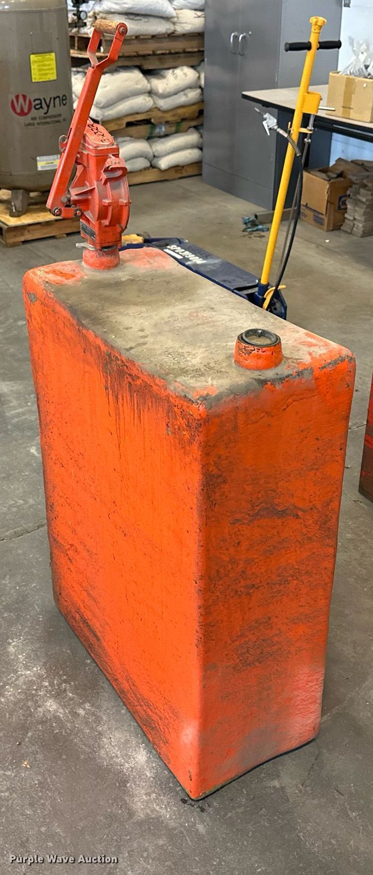 Fiberglass coolant dispenser in Norton, KS | Item NJ9310 sold | Purple Wave