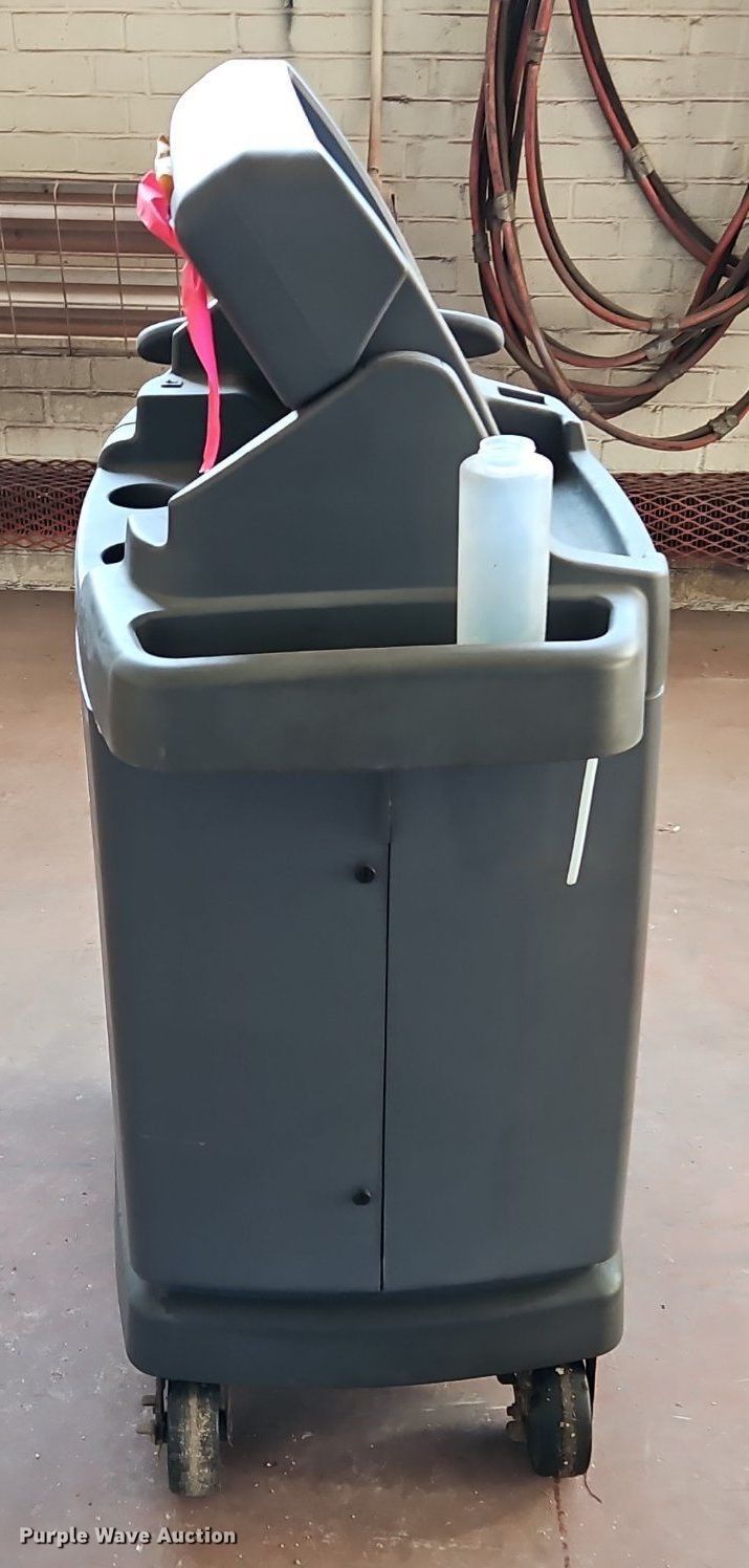 Robinair Cooltech 34788 refrigerant recovery recycling machine in ...