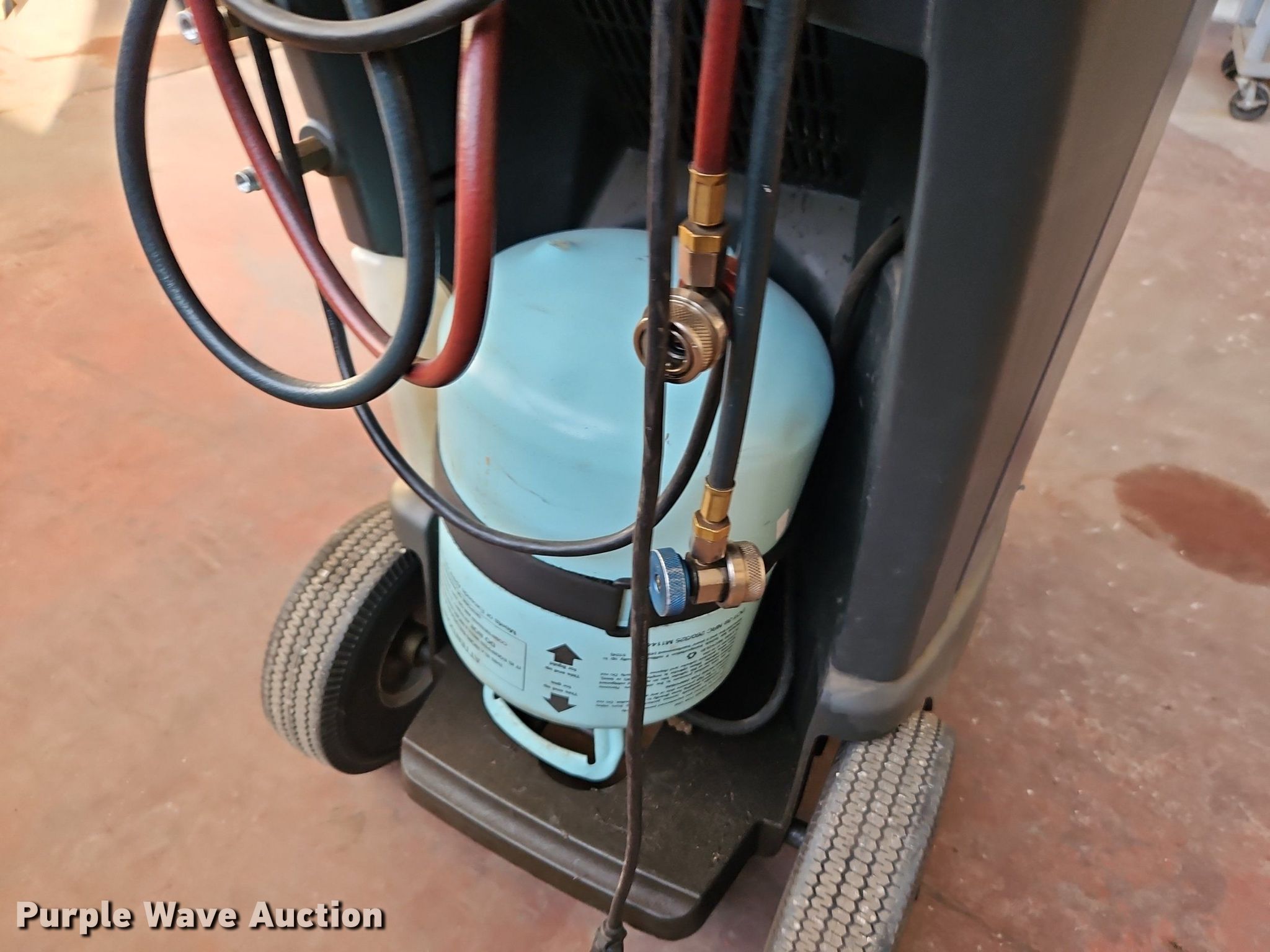 Robinair Cooltech 34788 refrigerant recovery recycling machine in ...