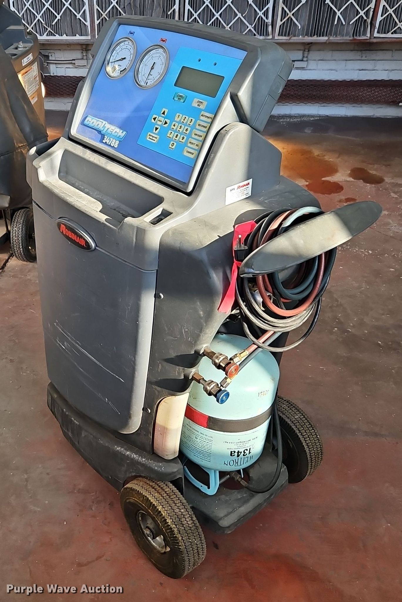 Robinair Cooltech 34788 refrigerant recovery recycling machine in ...