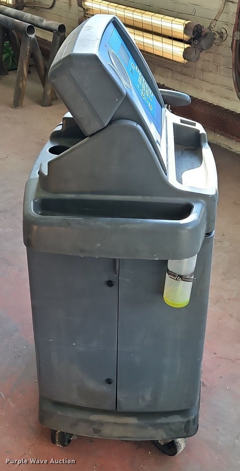 Robinair Cooltech 34788 refrigerant recovery recycling machine in ...