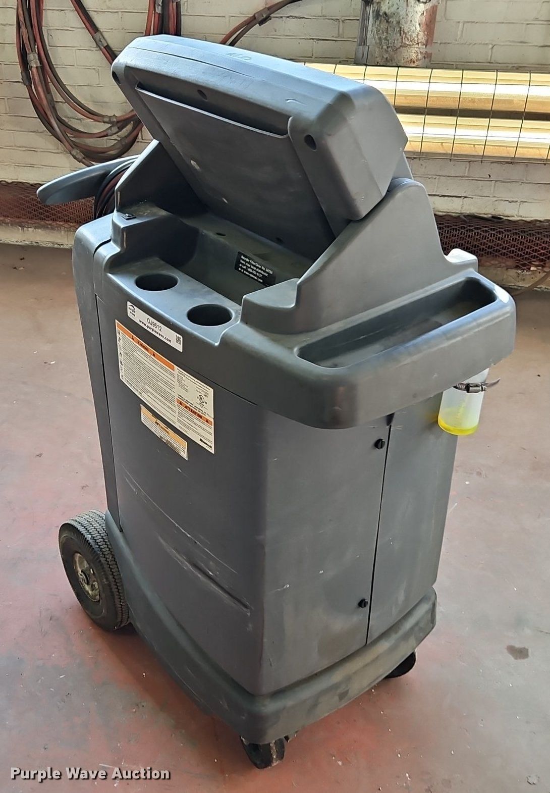 Robinair Cooltech 34788 refrigerant recovery recycling machine in ...