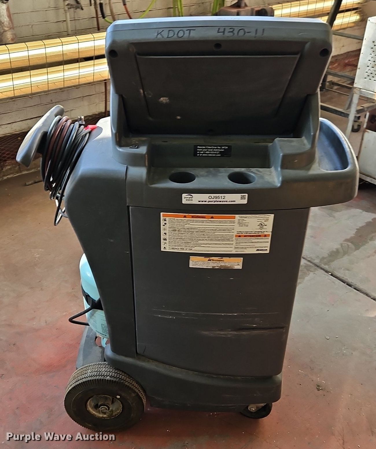 Robinair Cooltech 34788 refrigerant recovery recycling machine in ...