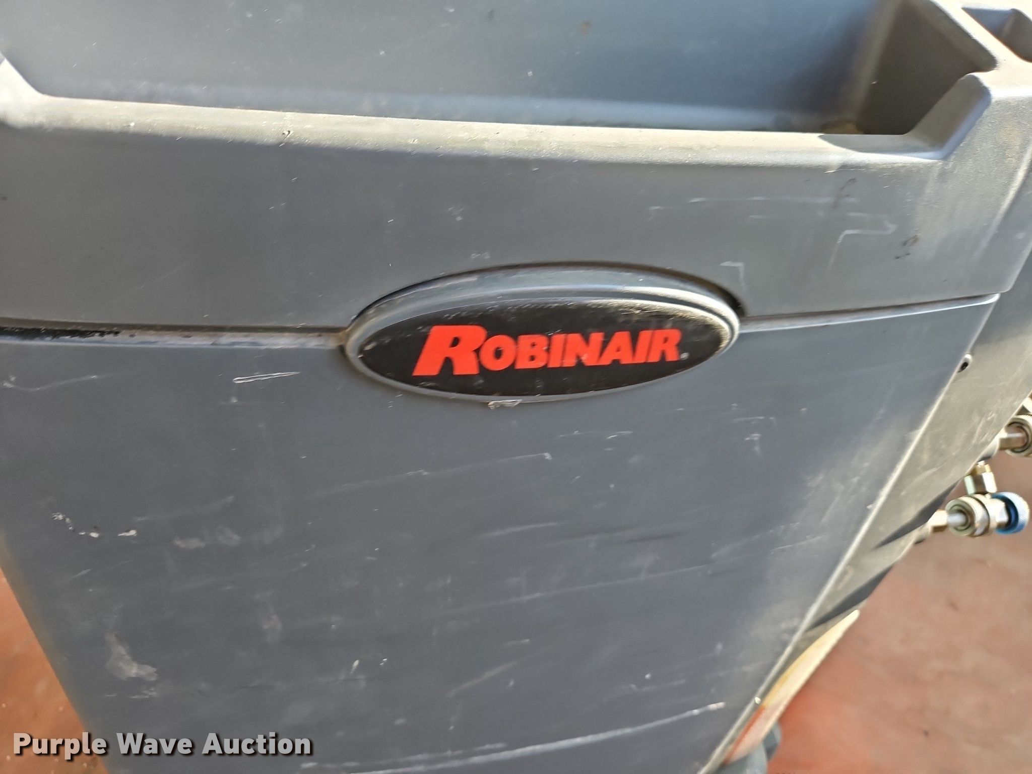 Robinair Cooltech 34788 refrigerant recovery recycling machine in ...