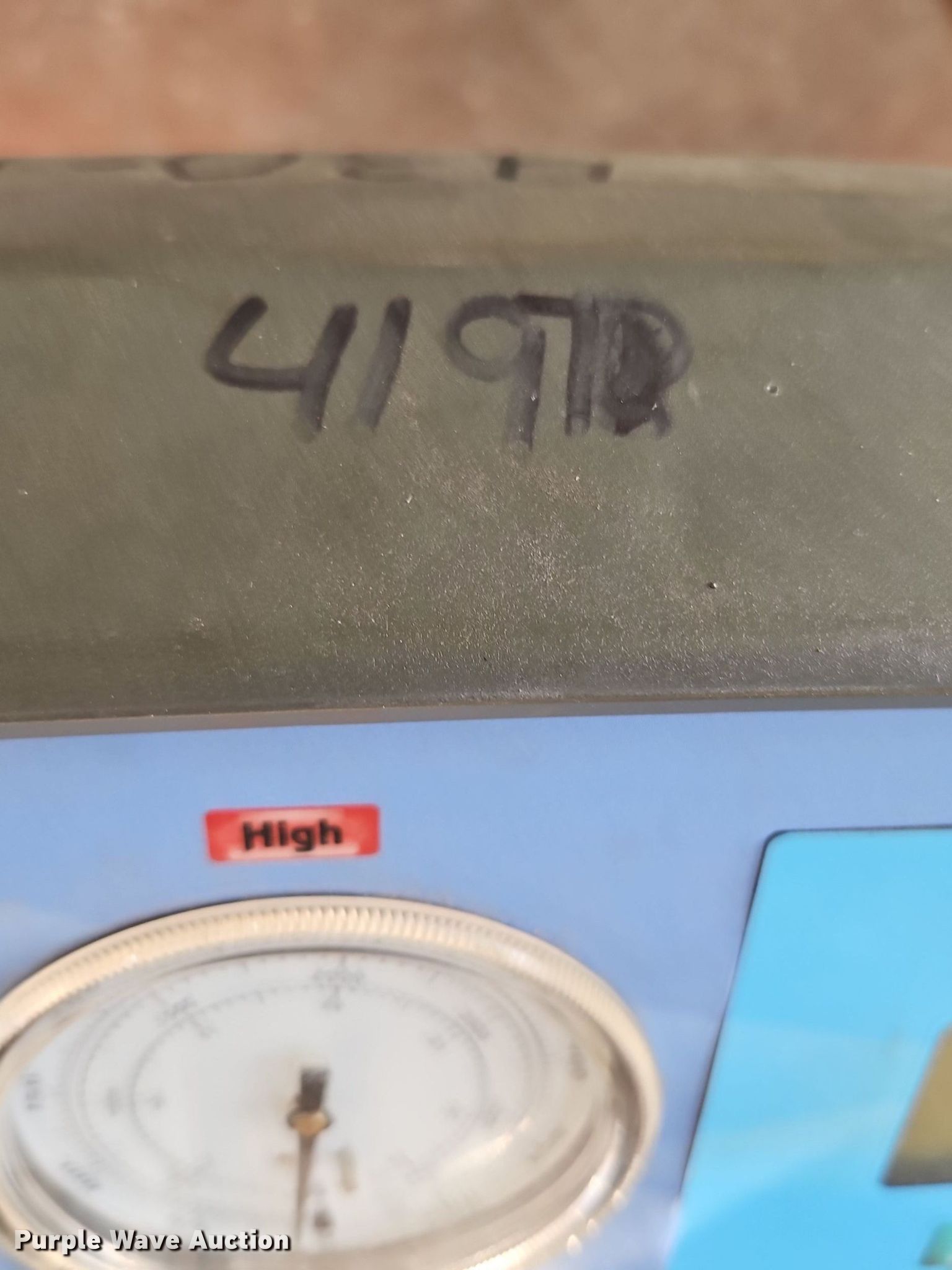 Robinair Cooltech 34788 refrigerant recovery recycling machine in ...