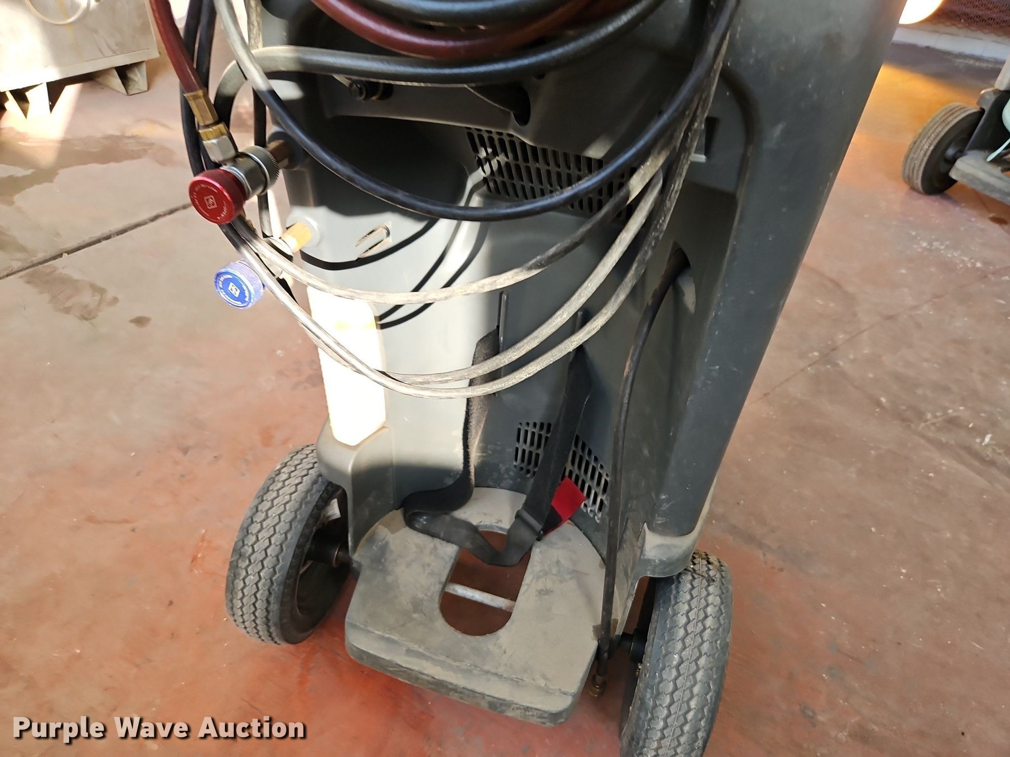 Robinair Cooltech 34788 refrigerant recovery recycling machine in ...