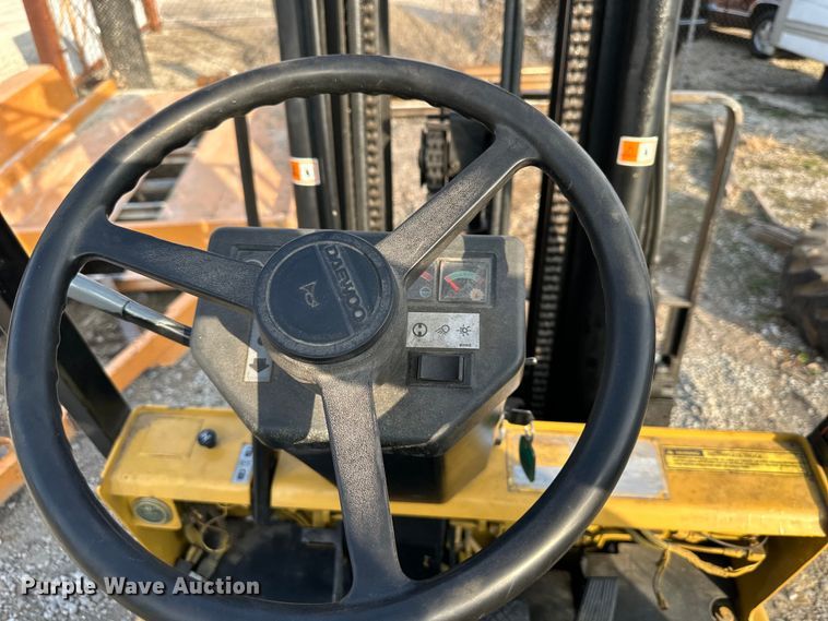 Daewoo GC30S-2 forklift in Tonganoxie, KS | Item DQ6367 sold | Purple Wave