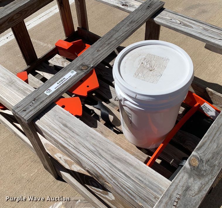 Kubota M8147 loader brackets and guard in Grapevine, TX | Item KX9836 ...