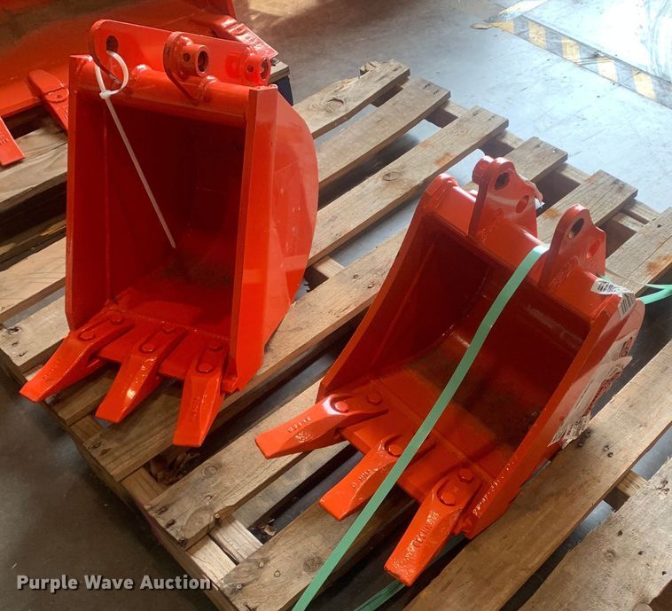 (2) Kubota mini excavator buckets in Grapevine, TX | Item KX9922 sold ...