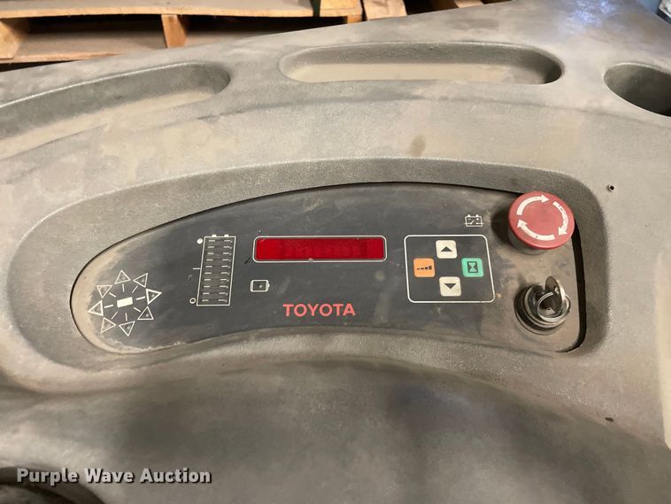 Toyota 6BRU18 order picker in Broadview, IL | Item LW9008 sold | Purple ...