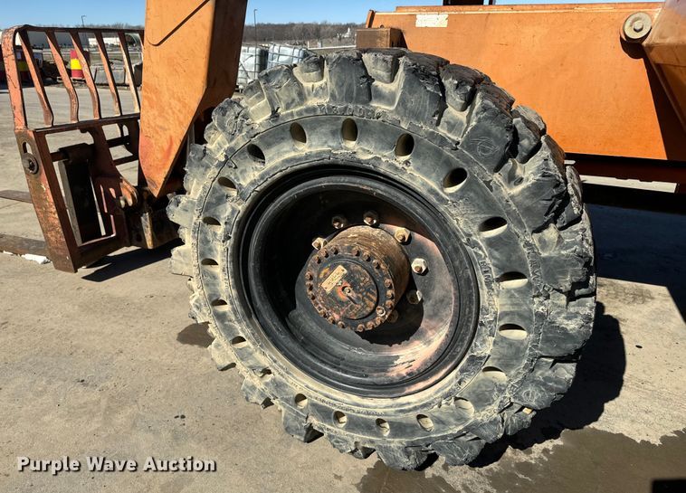 Lull 6K-37 telehandler in Topeka, KS | Item NF9408 sold | Purple Wave