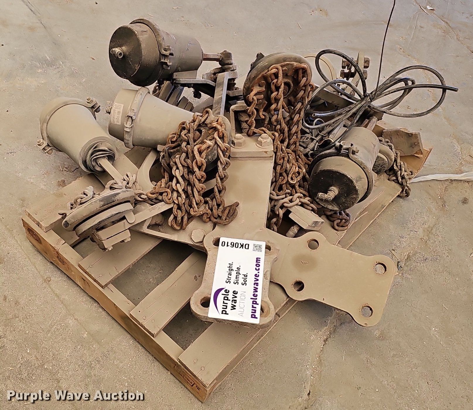 (5) OnSpot chains in Omaha, NE | Item DK0610 sold | Purple Wave