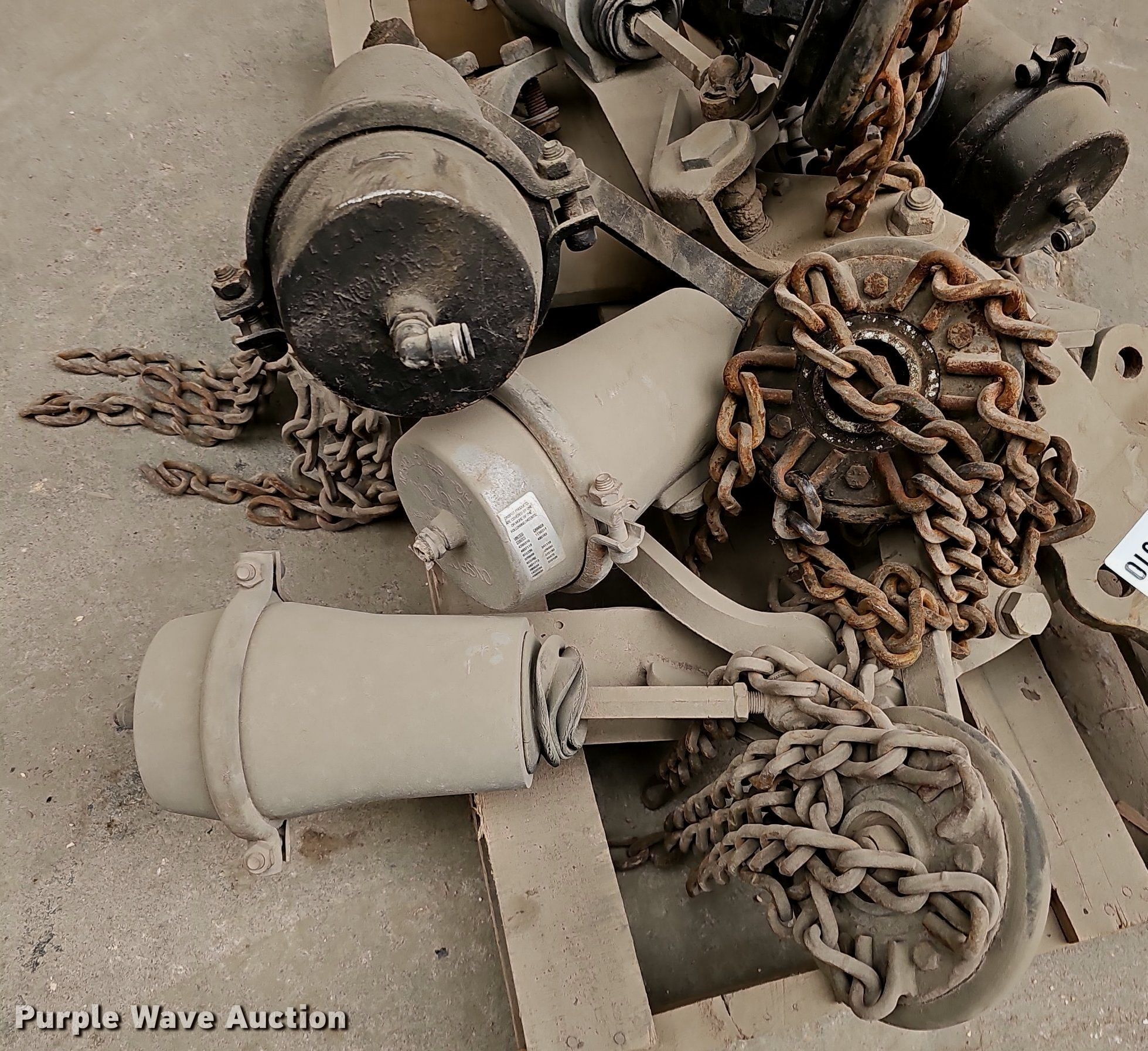 (5) OnSpot chains in Omaha, NE | Item DK0610 for sale | Purple Wave