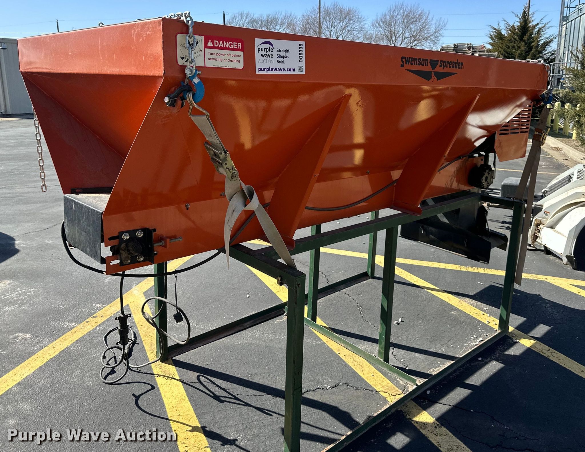 Swenson spreader in Leavenworth, KS | Item DQ6335 for sale | Purple Wave