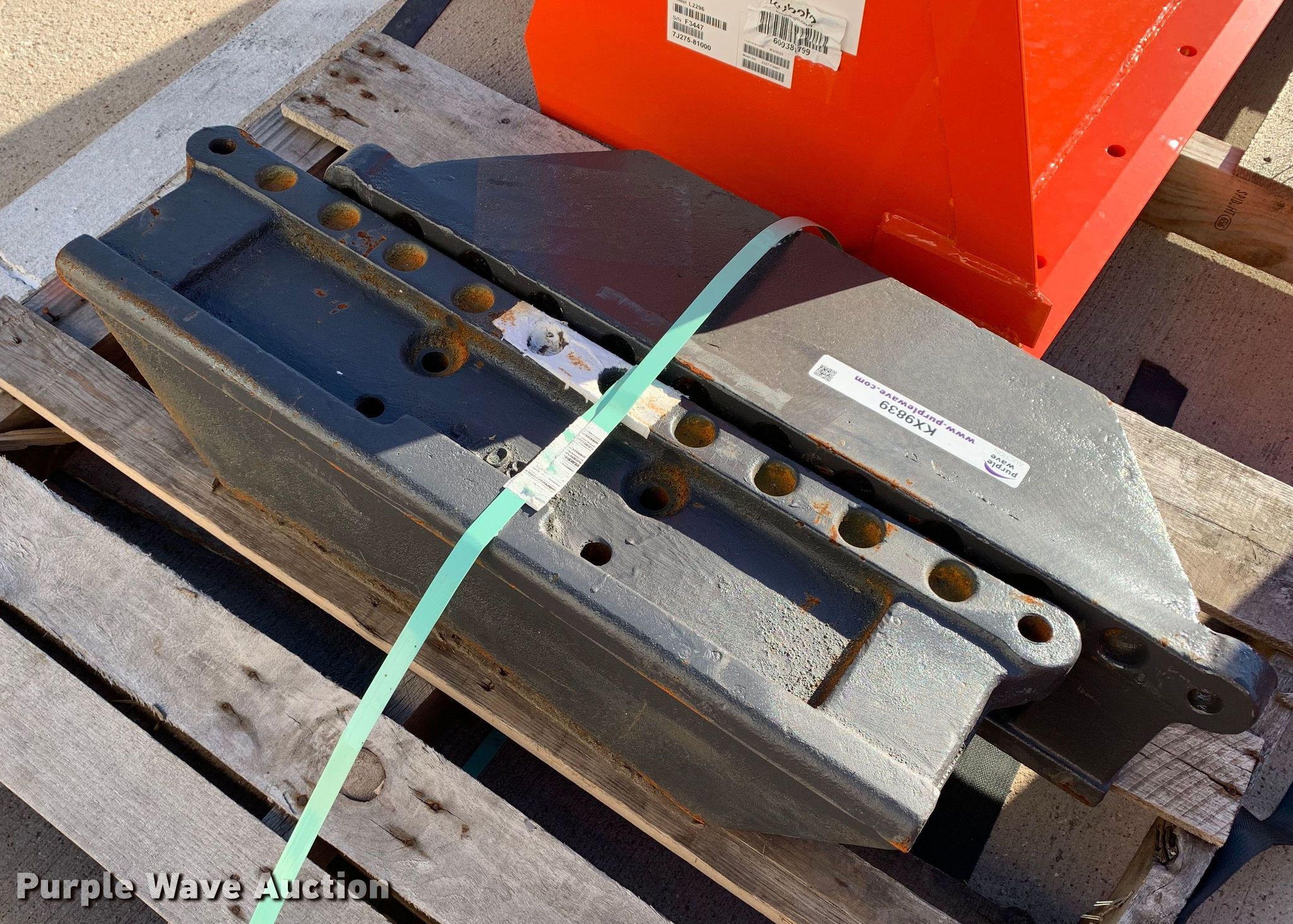 (2) Kubota M8075 counter weights in Grapevine, TX | Item KX9839 for ...