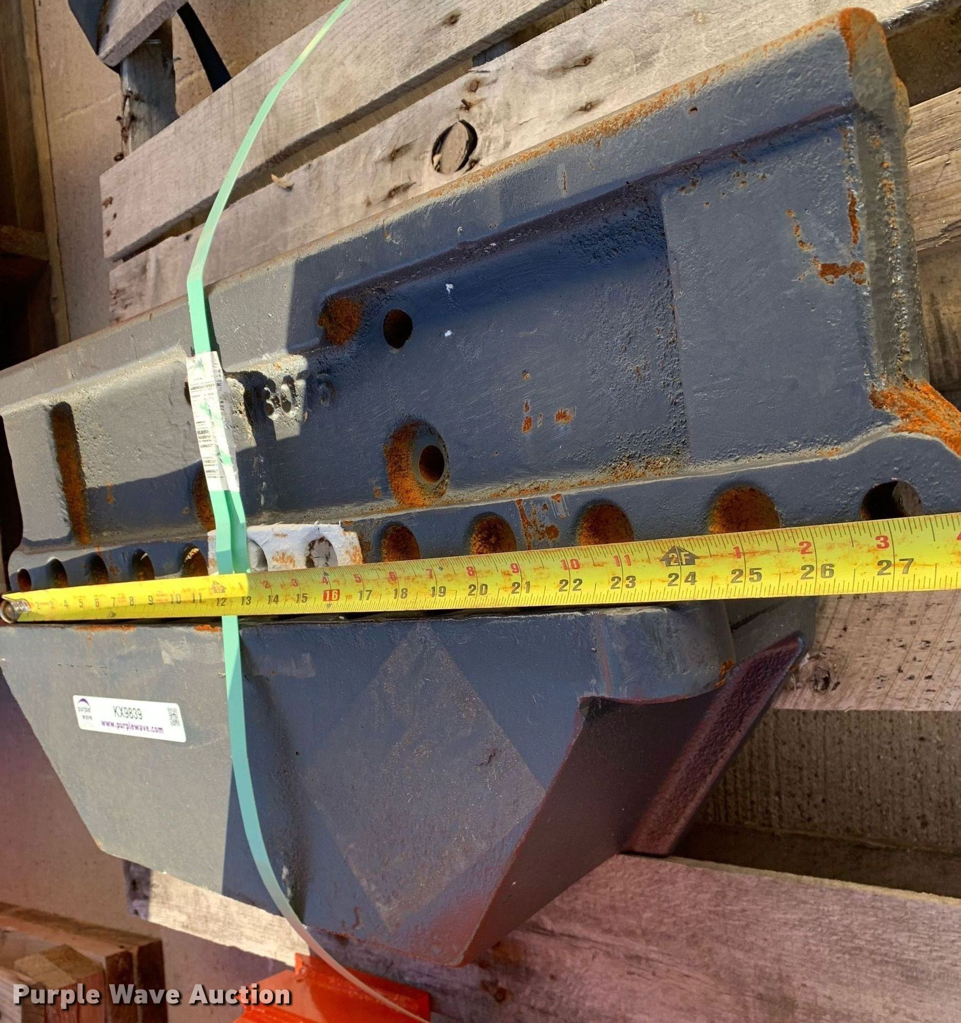 (2) Kubota M8075 counter weights in Grapevine, TX | Item KX9839 for ...
