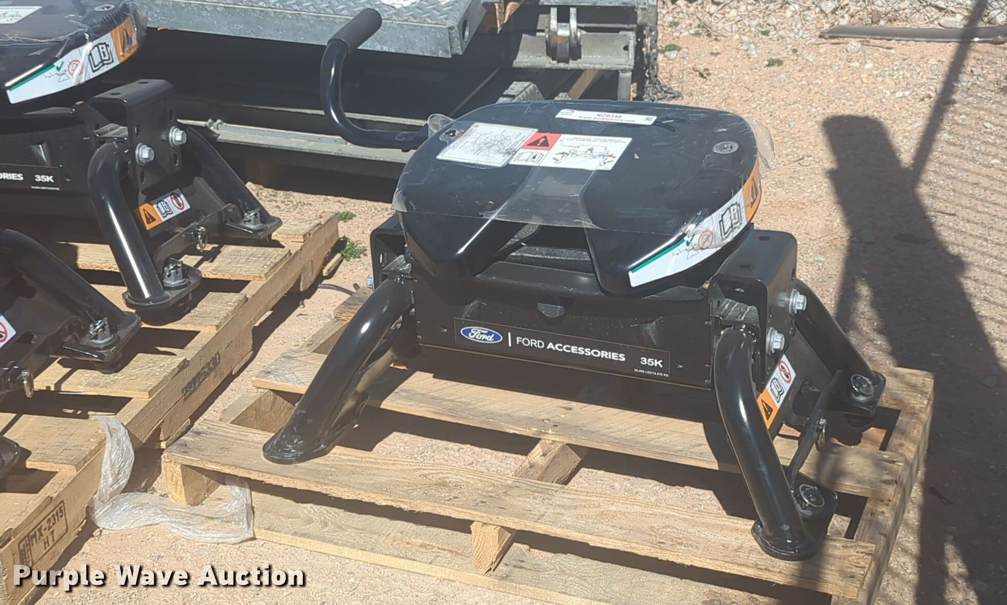 Ford fifth wheel hitch in Oklahoma City, OK | Item NZ9346 sold | Purple ...