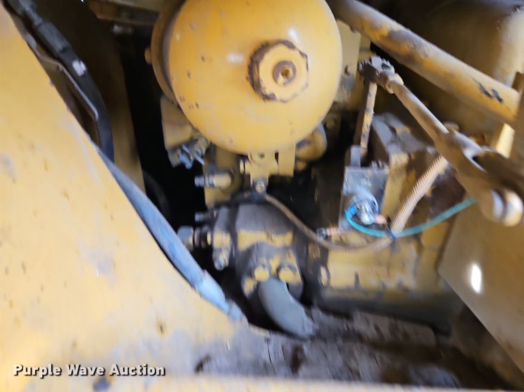 1994 Caterpillar 953B track loader in Shawnee, KS | Item DN7212 sold ...