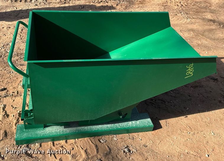 Skid steer dump hopper in Tecumseh, OK | Item EJ0283 sold | Purple Wave