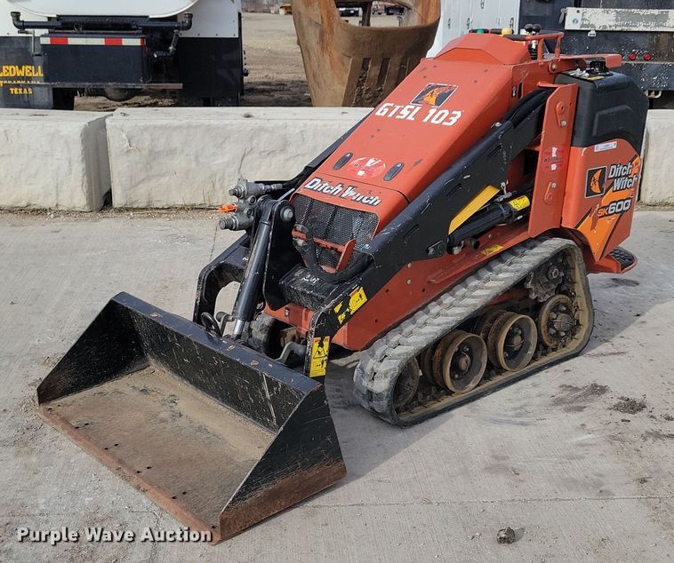 2017 Ditch Witch SK600 compact utility loader in Granger, IA | Item ...