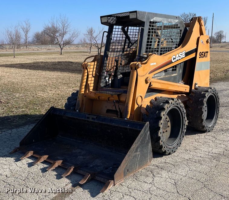 2002 Case 95XT skid steer loader in Clinton, IL | Item LV9998 sold ...