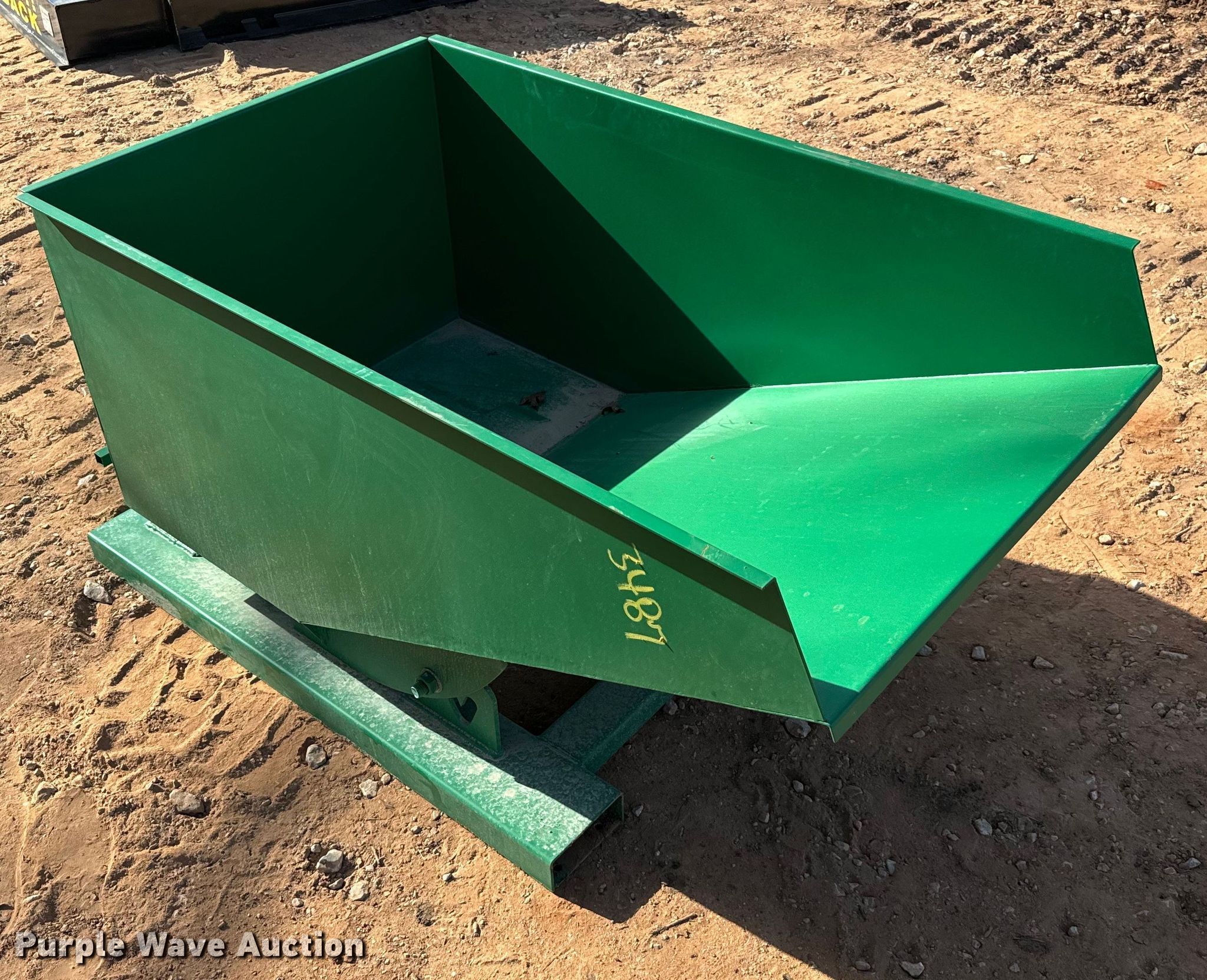 Skid steer dump hopper in Tecumseh, OK | Item EJ0283 sold | Purple Wave