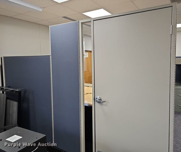 Cubicle sections in Manhattan, KS | Item EK5635 sold | Purple Wave