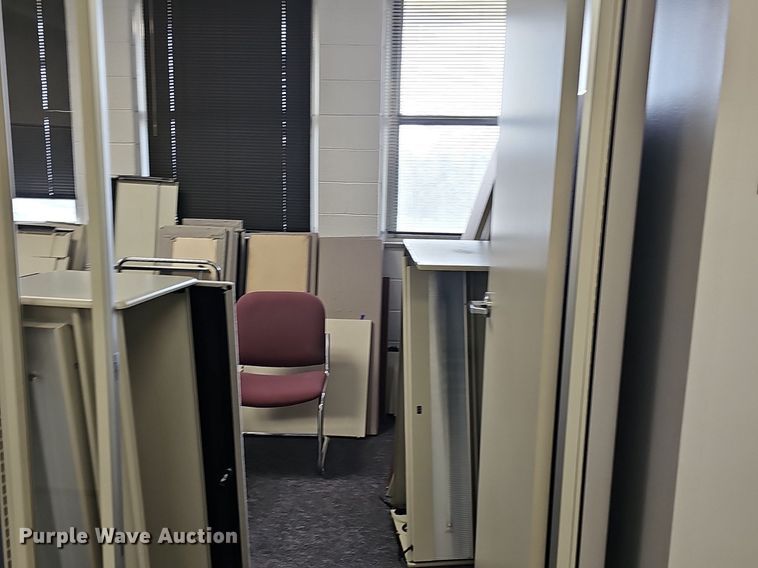 Cubicle sections in Manhattan, KS | Item EK5635 sold | Purple Wave