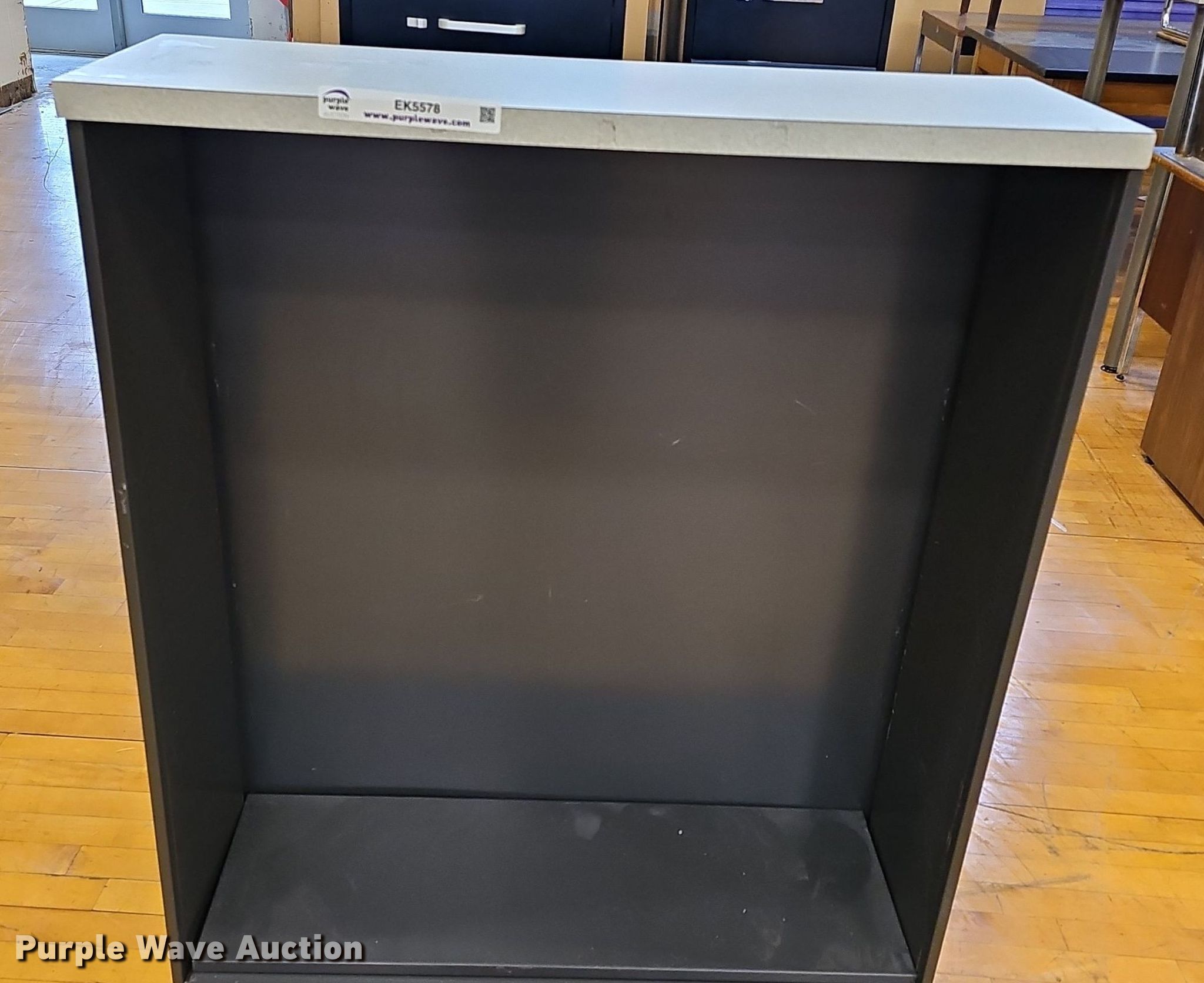 Cabinets in Spring Hill, KS | Item EK5578 for sale | Purple Wave
