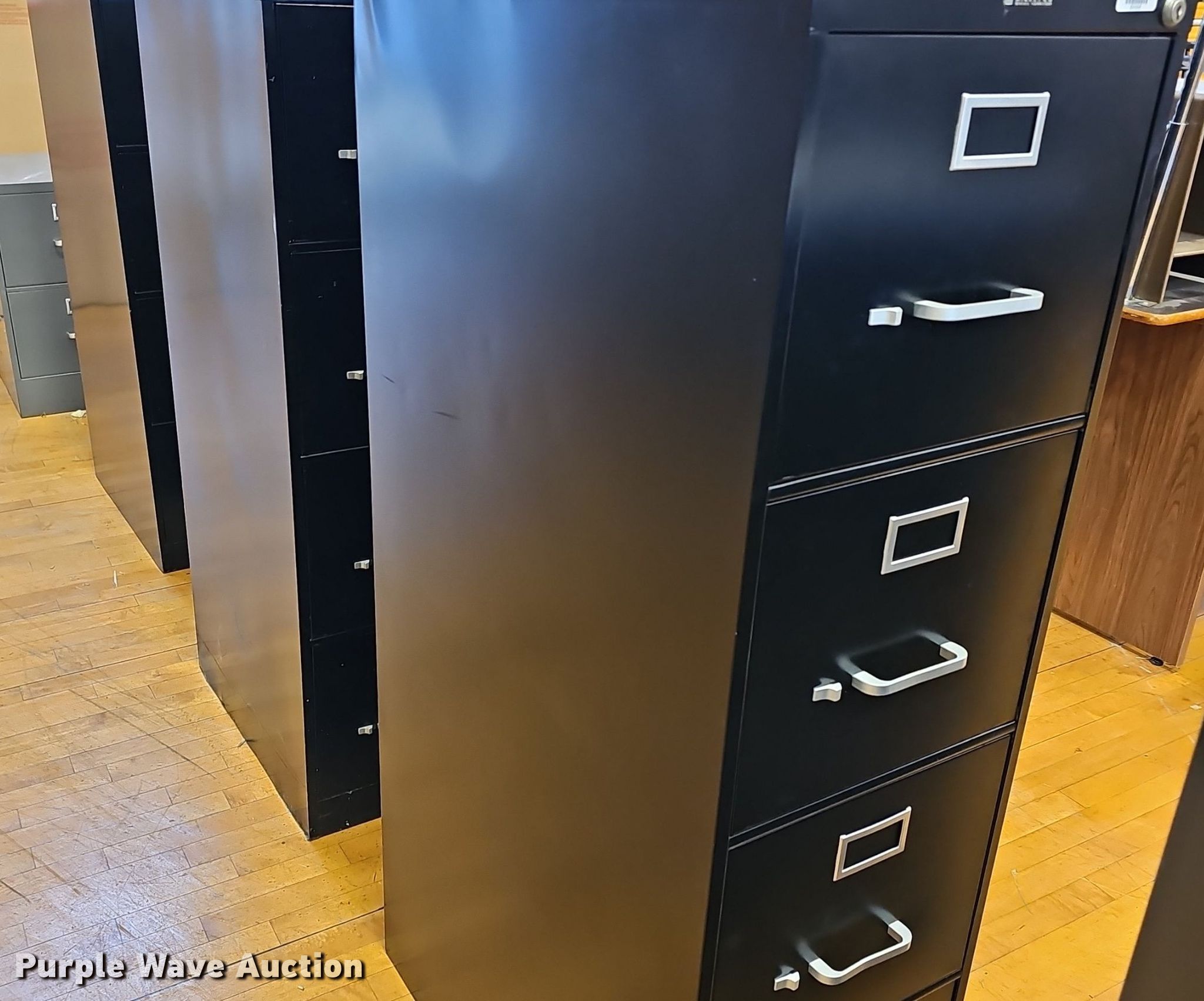 Cabinets in Spring Hill, KS | Item EK5578 for sale | Purple Wave