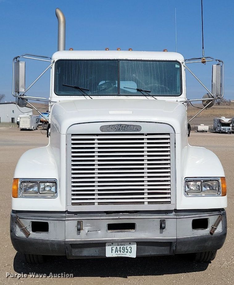 1998 Freightliner FLD112 semi truck in Sioux City, IA | Item LA9754 ...