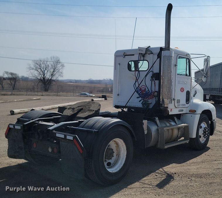 1998 Freightliner FLD112 semi truck in Sioux City, IA | Item LA9754 ...
