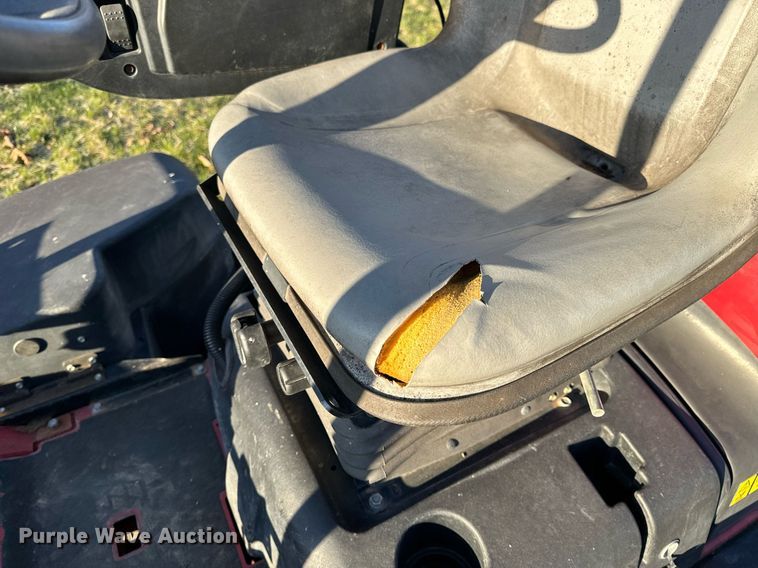 Toro ReelMaster 5210 reel mower in Eldon, MO | Item EH6595 sold | Purple Wave