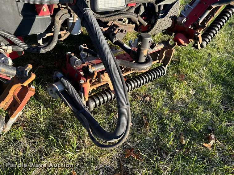 Toro ReelMaster 5210 reel mower in Eldon, MO | Item EH6595 sold | Purple Wave