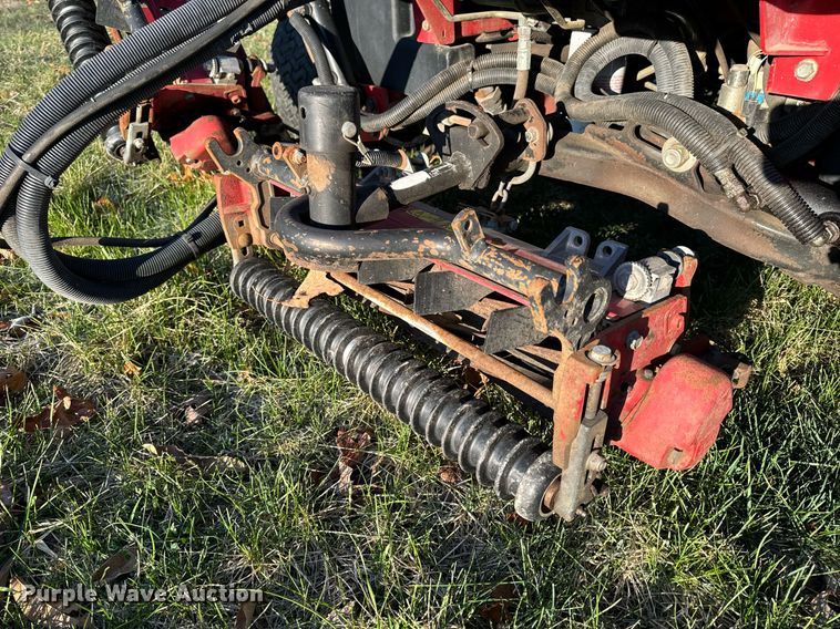 Toro ReelMaster 5210 reel mower in Eldon, MO | Item EH6595 sold | Purple Wave