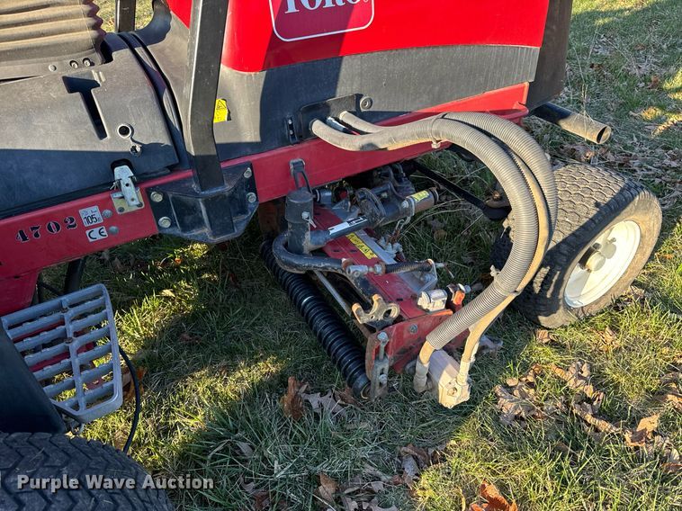 Toro ReelMaster 5210 reel mower in Eldon, MO | Item EH6595 sold | Purple Wave