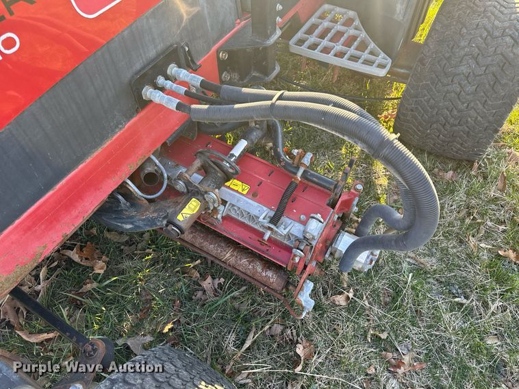 Toro ReelMaster 5210 reel mower in Eldon, MO | Item EH6595 sold | Purple Wave