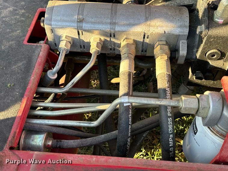 Toro ReelMaster 5210 reel mower in Eldon, MO | Item EH6595 sold | Purple Wave