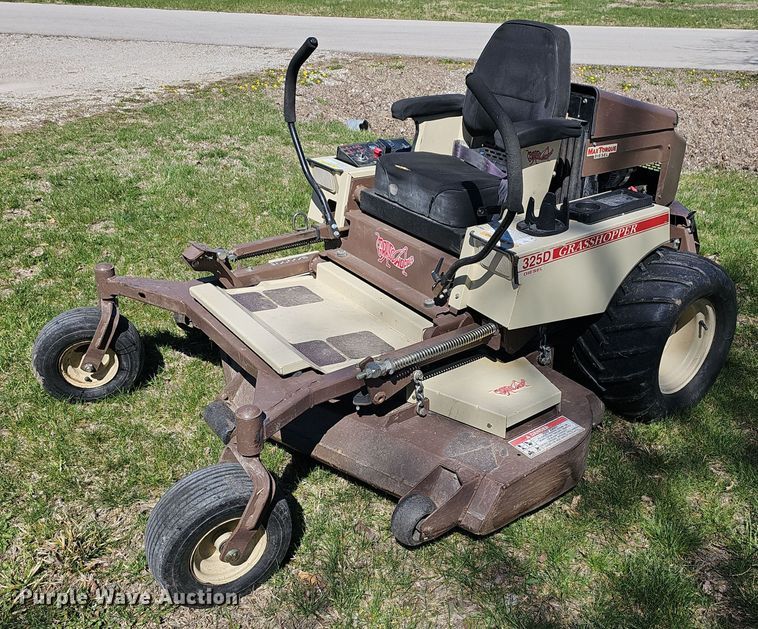 Grasshopper 325D ZTR lawn mower in Burlington, KS | Item EK5662 sold ...