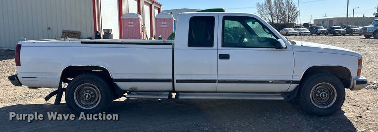 1998 Chevrolet C2500 Ext. Cab pickup truck in Liberal, KS | Item OA9689 ...