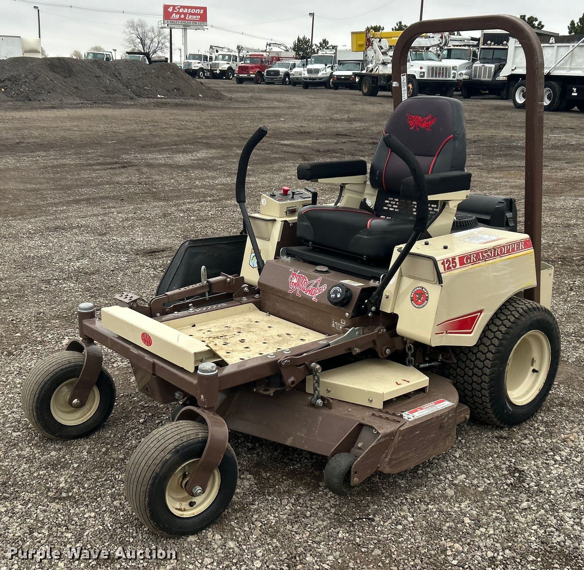 Grasshopper 125V ZTR lawn mower in Collinsville, OK | Item EG1300 sold ...