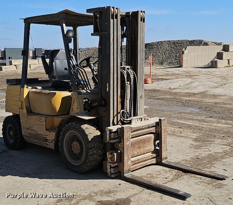 Caterpillar DP30 forklift in Elkhorn, NE | Item DQ8578 for sale ...