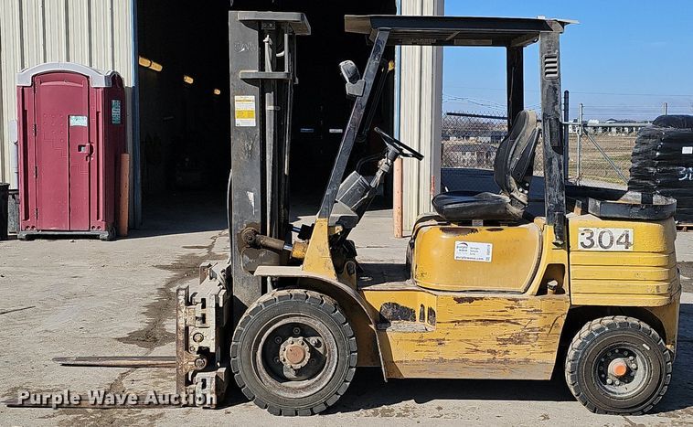 Caterpillar DP30 forklift in Elkhorn, NE | Item DQ8578 for sale ...