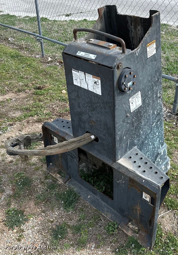 Bobcat skid steer drop hammer in Grove, OK | Item OM9266 sold | Purple Wave