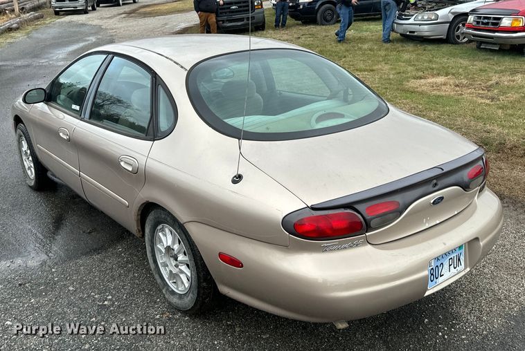 1999 Ford Taurus SE in CHANUTE, KS | Item ND9038 sold | Purple Wave